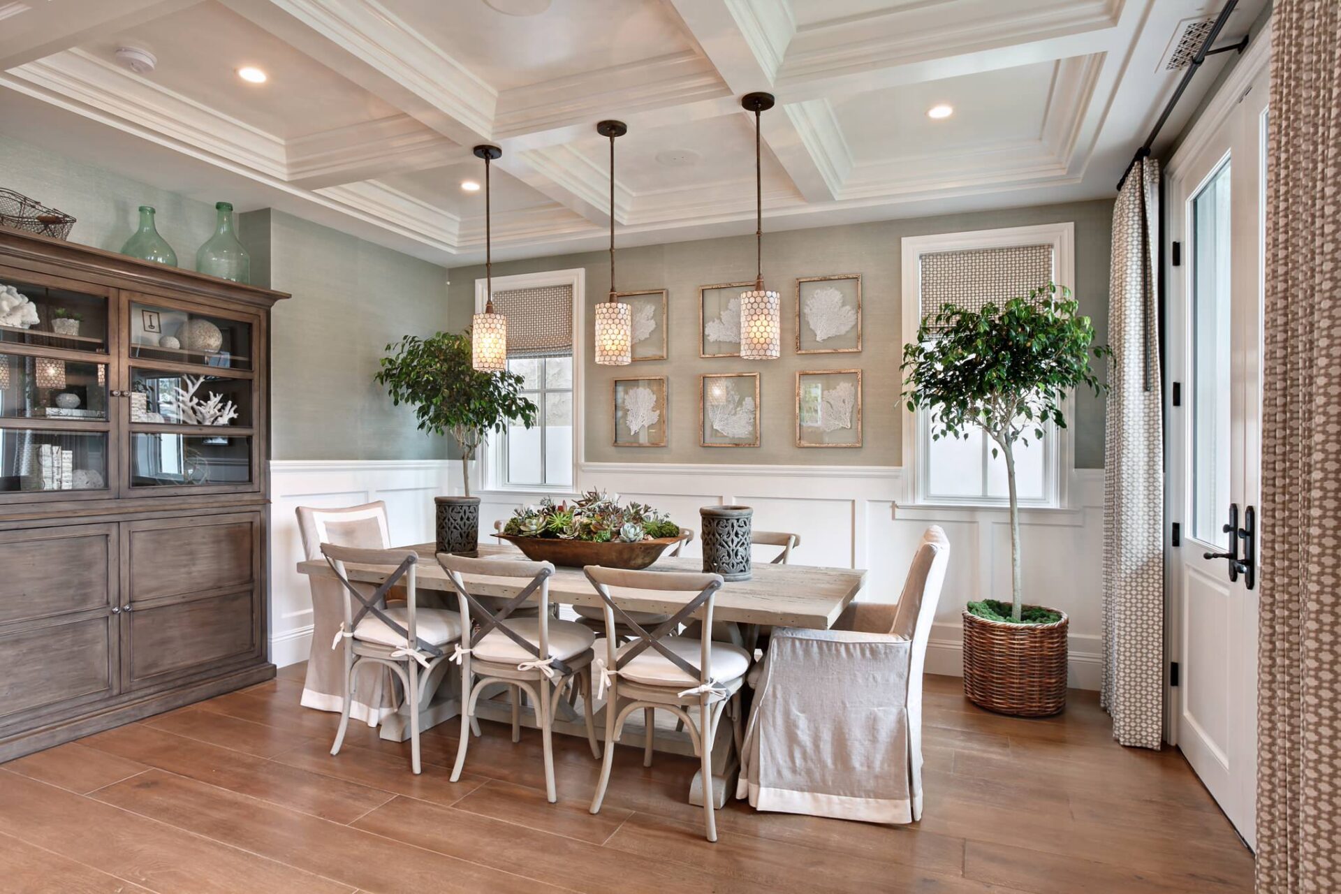 10 Clever Ways to Maximize Your Small Dining Room Space - HouzEdit