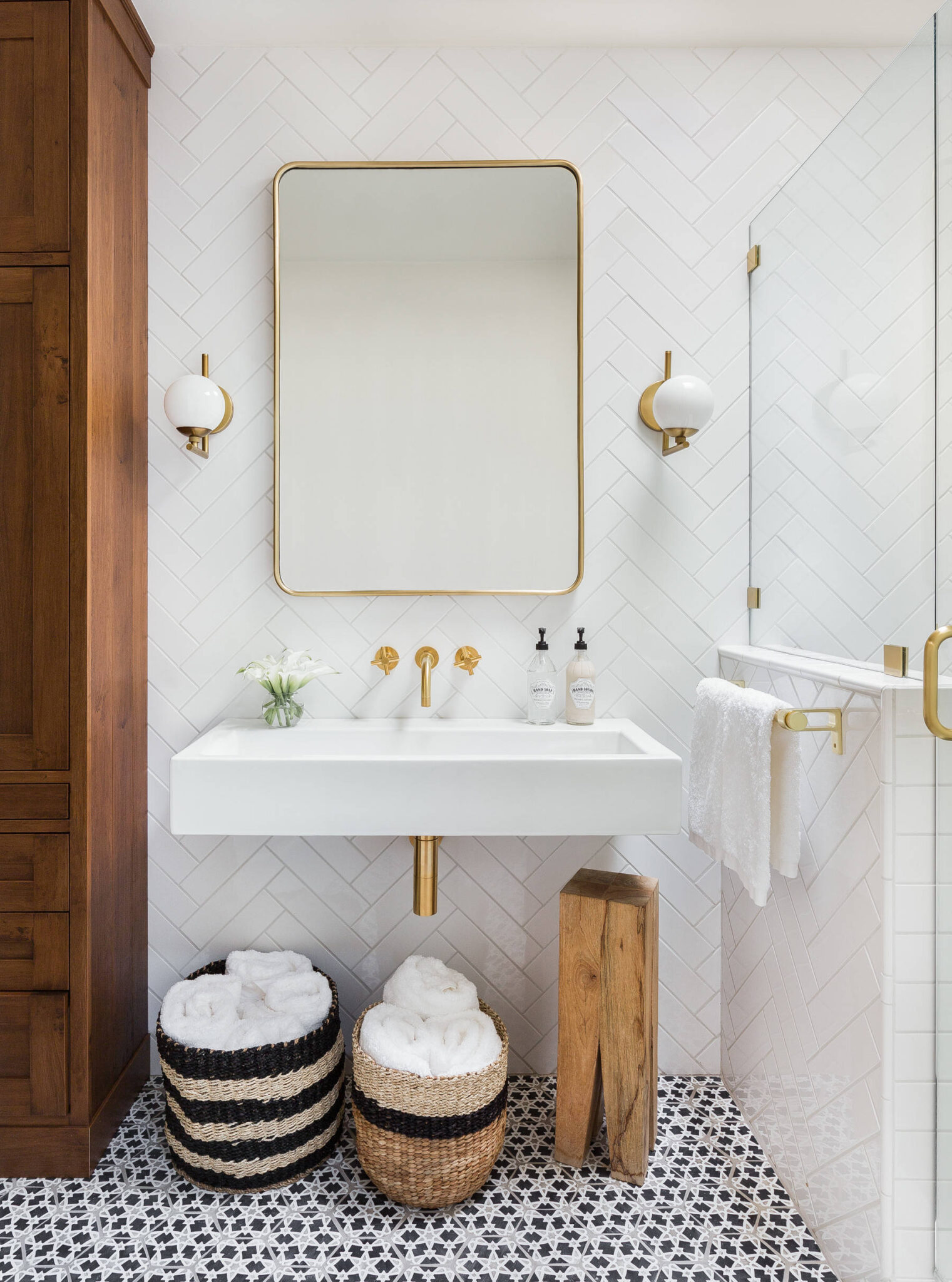 From Vintage to Modern: Stylish Small Bathroom Vanity Designs - HouzEdit