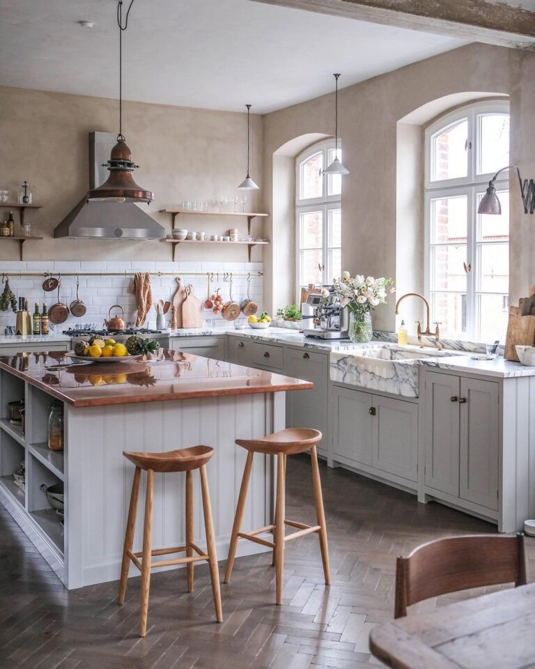 Small Kitchen Ideas: Maximizing Space and Functionality - HouzEdit